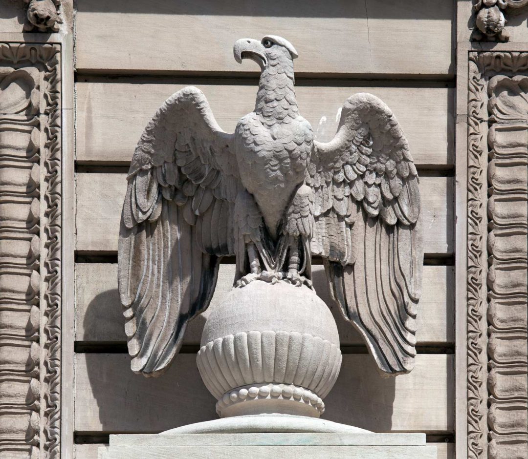 US Bald Eagle Emblem in 1930s Art Deco Architecture - Ikonographia