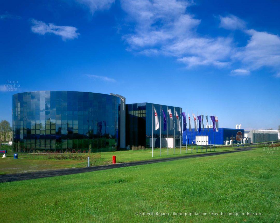 “La Fabbrica Blu”. The “Blue Factory” of Bugatti Automobili designed by ...