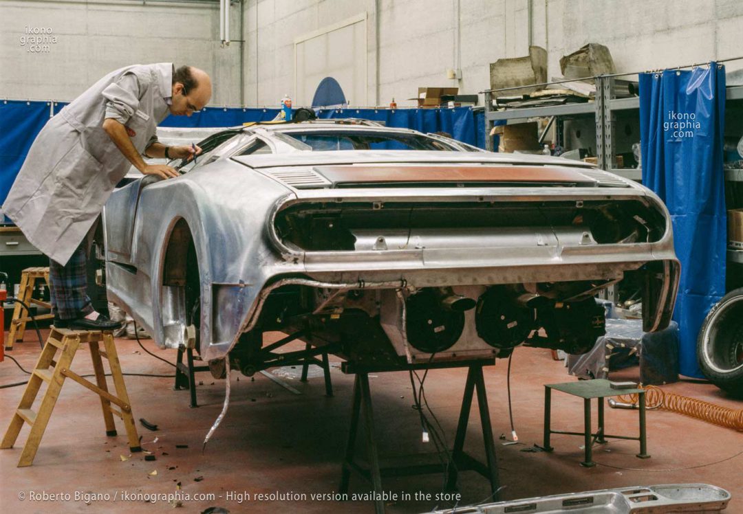 EB110GT. The Making of a Dream Car at Bugatti Automobili - Ikonographia