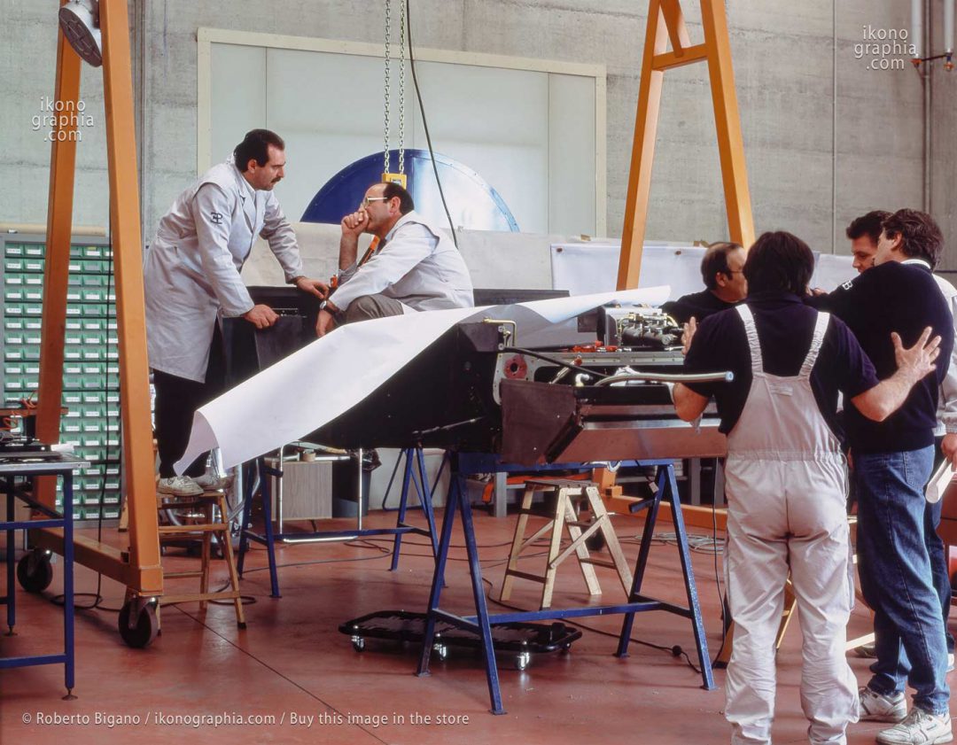 EB110GT. The Making of a Dream Car at Bugatti Automobili - Ikonographia