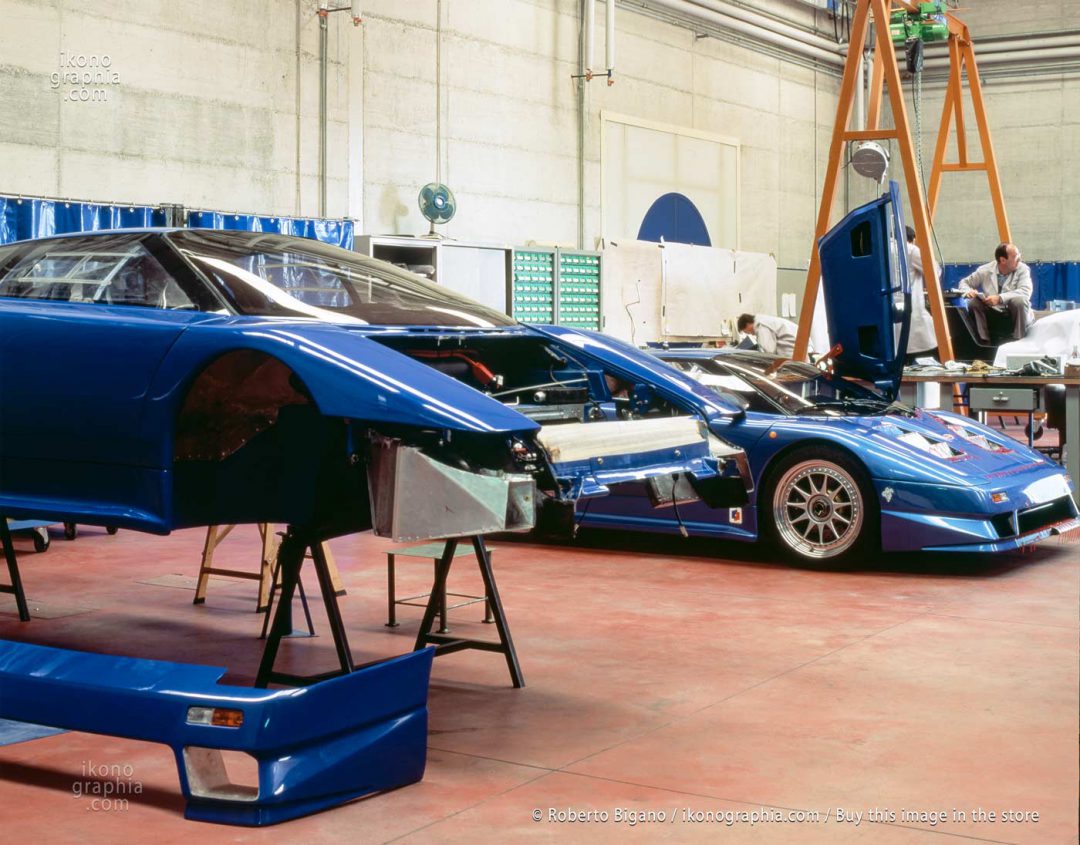 EB110GT. The Making of a Dream Car at Bugatti Automobili - Ikonographia